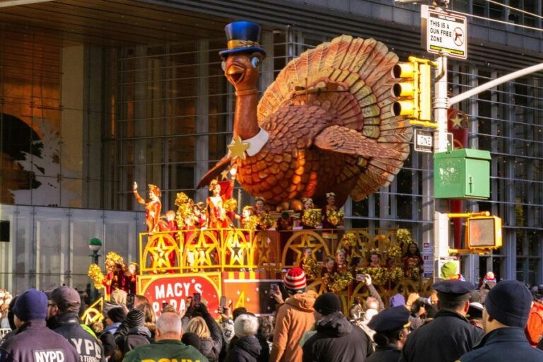 Our Macy’s Thanksgiving Day Parade 2025 Guide - GO Airlink Shuttle
